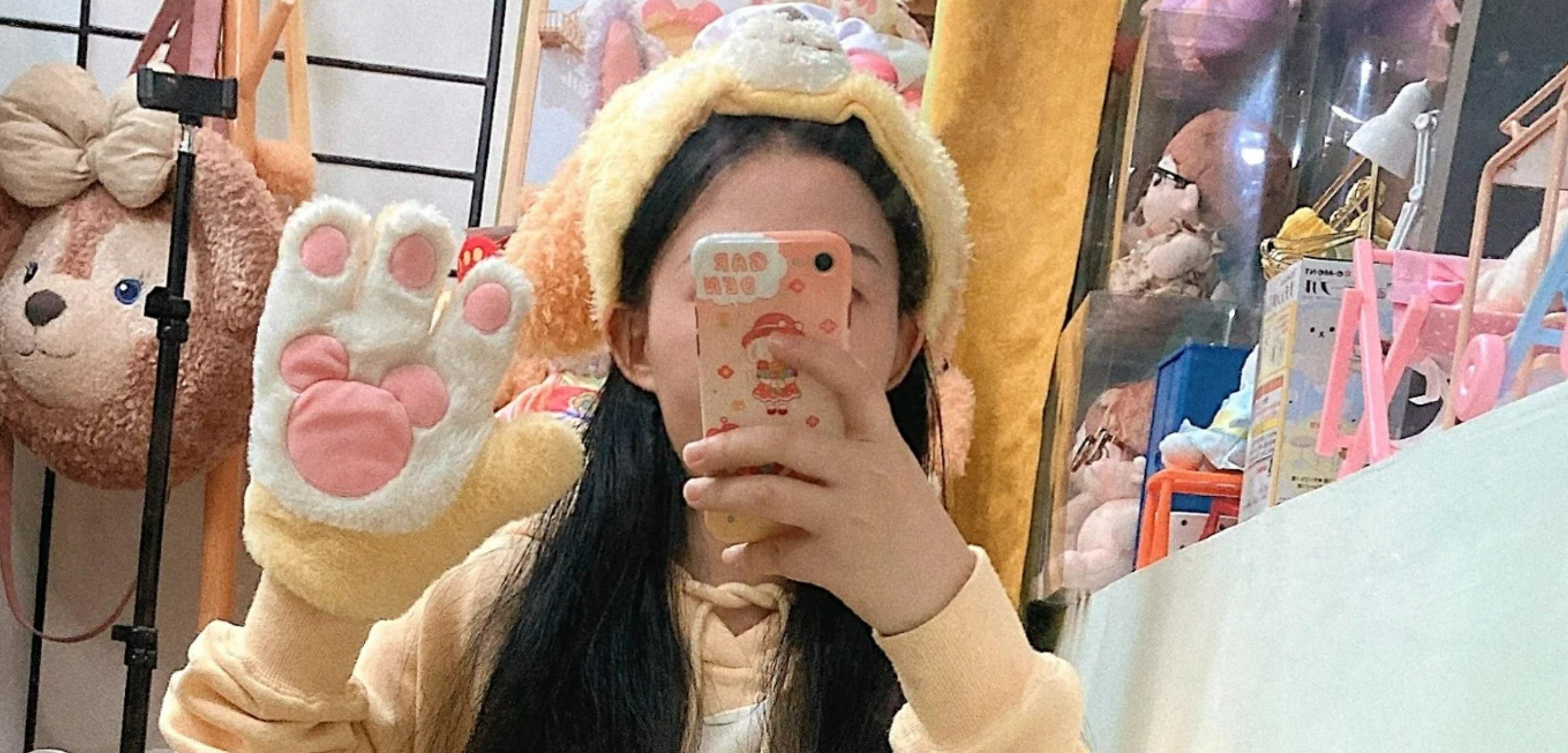 Meet the ‘Cosmetic Surgeons’ Giving Furry Face-lifts to Disney Toys